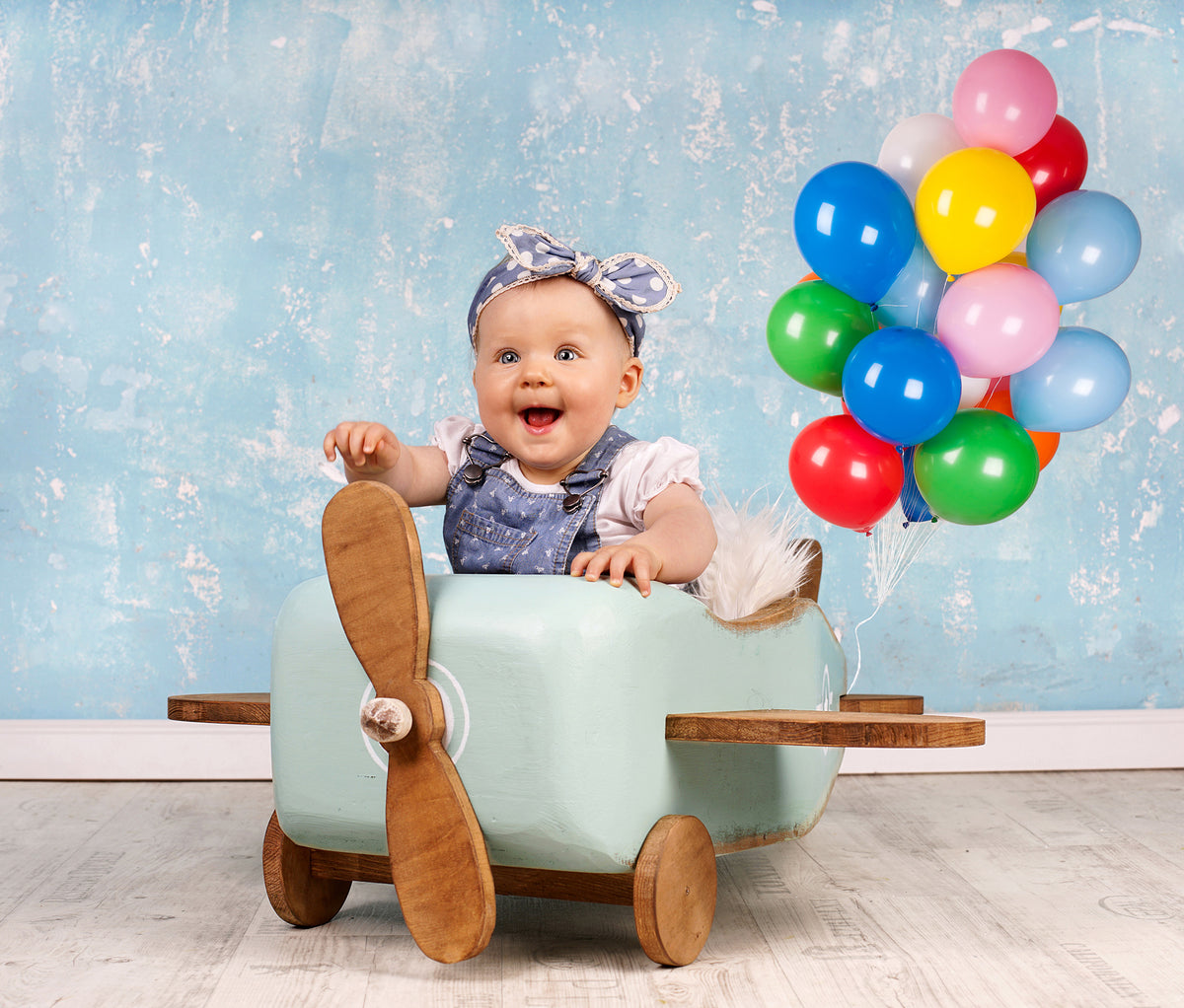 Four Helpful Tips for Flying with a Baby – FirstDino